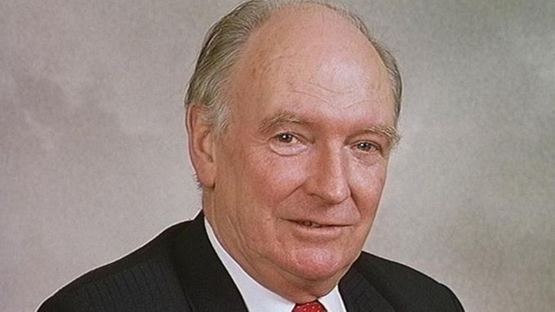 Ex-Swansea MP Alan Williams dies - BBC News