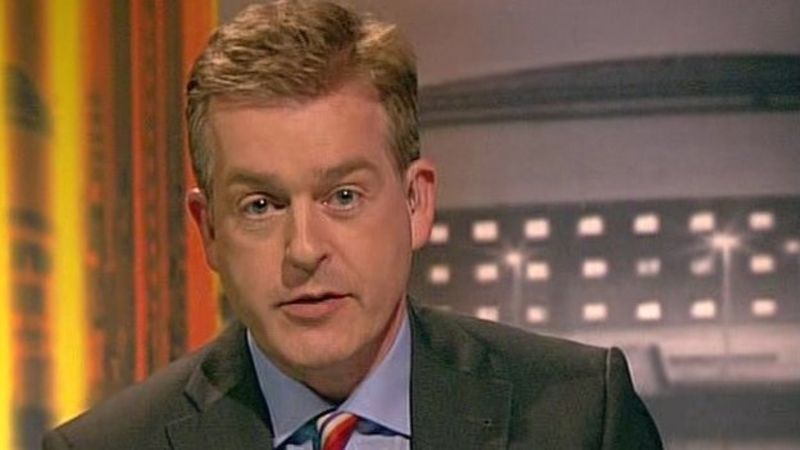 Mark Carruthers stands down as Lyric Theatre chairman - BBC News