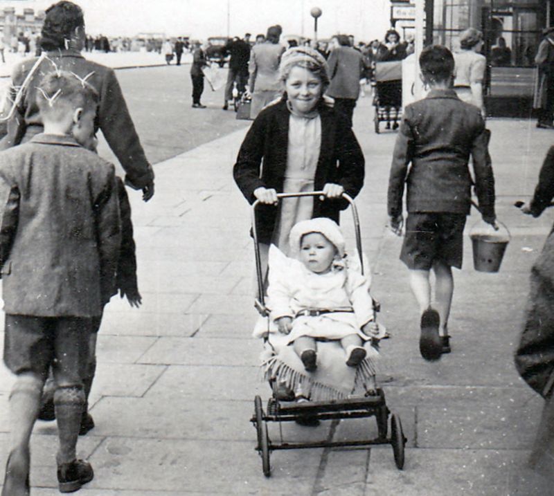 The camera that captured readers' lives - BBC News