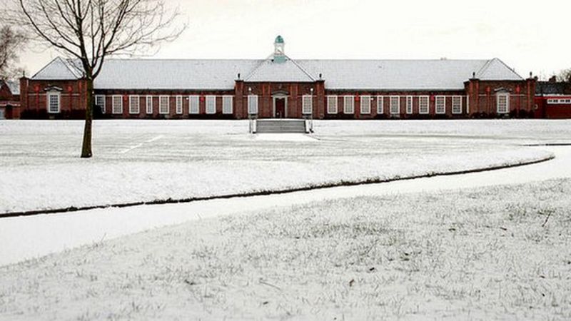 Strandtown primary school admittance move welcomed - BBC News