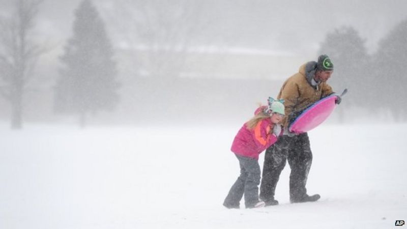 Record-breaking cold descends on eastern US - BBC News