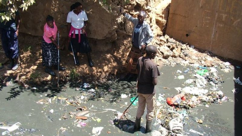 Kenya's Kibera slum gets a revamp - BBC News