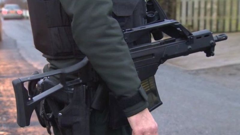 Crossmaglen: Man is injured in South Armagh explosion - BBC News