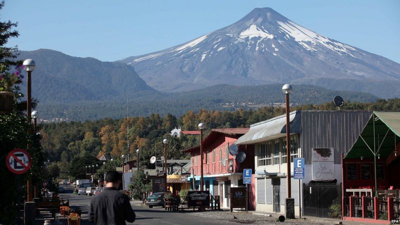 In pictures: Chile volcano eruption - BBC News