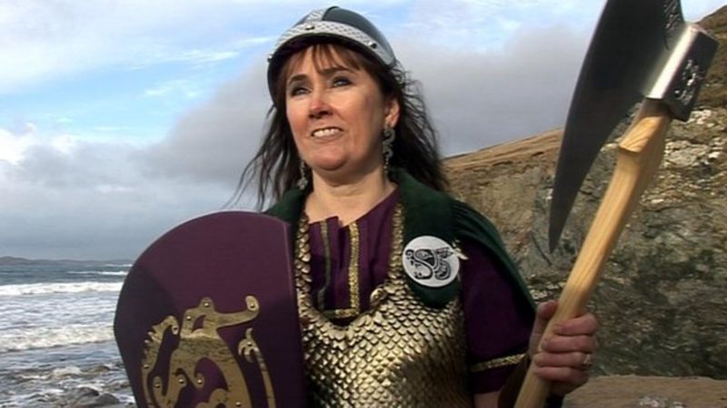 Up Helly Aa: Women and girls join Lerwick fire festival squads - BBC News