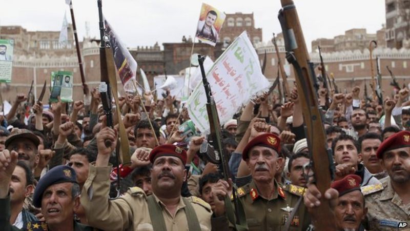 President Hadi leaves Yemen as Saudi-led raids continue - BBC News