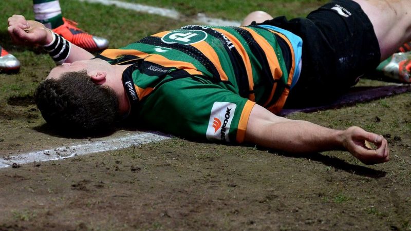 Nigel Owens: From Rugby World Cup final to village match - BBC News