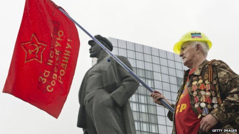 Goodbye, Lenin: Ukraine moves to ban communist symbols - BBC News