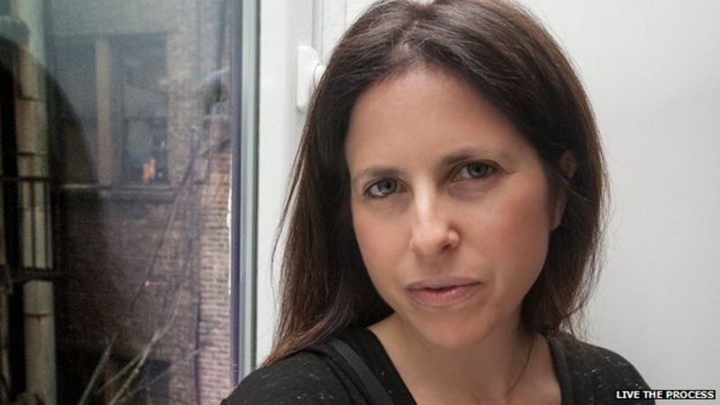 Why sales of women's sportswear are gathering pace - BBC News