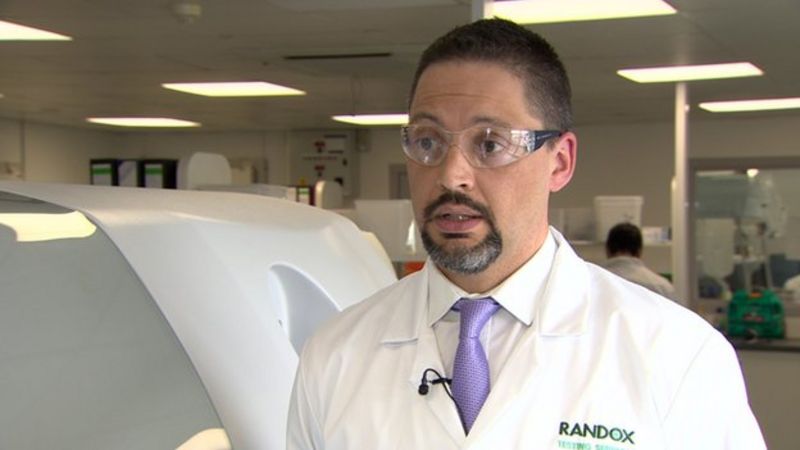 Legal highs: Call for tougher laws to be introduced - BBC News