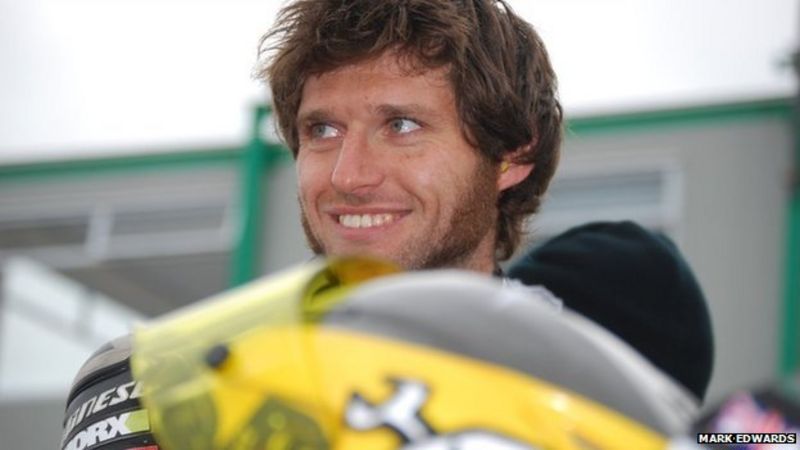 Guy Martin: Isle of Man police probe TV star's 180mph claim - BBC News