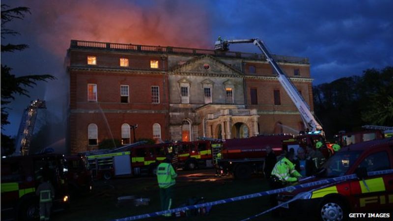 Clandon Park House fire: Salvage operation under way - BBC News