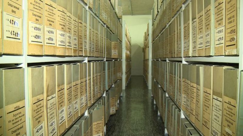 Latvians refuse to lift lid on KGB past - BBC News