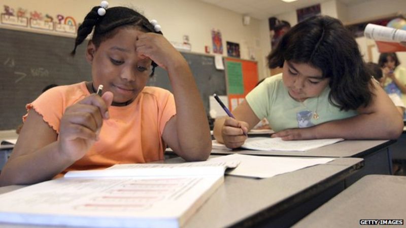 How do US black students perform at school? - BBC News