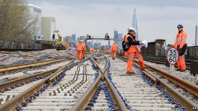 Network Rail workers to go on strike in June - BBC News