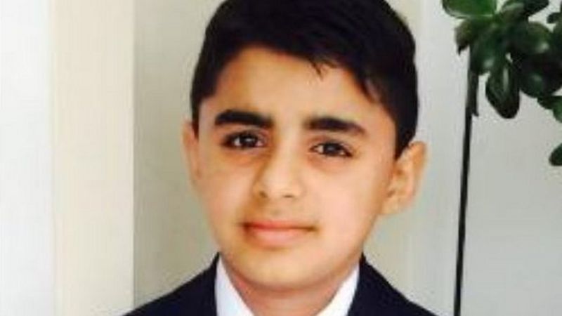 Amar Atwal, 12, dies after West Bromwich two-car crash - BBC News