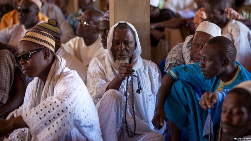 In pictures: Senegal's Mouride Islamic sect - BBC News
