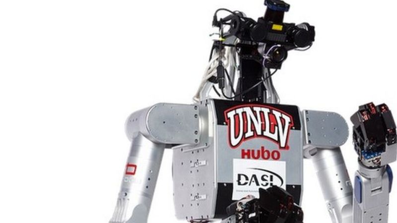 Disaster droids face off in the Darpa Robotics Challenge - BBC News