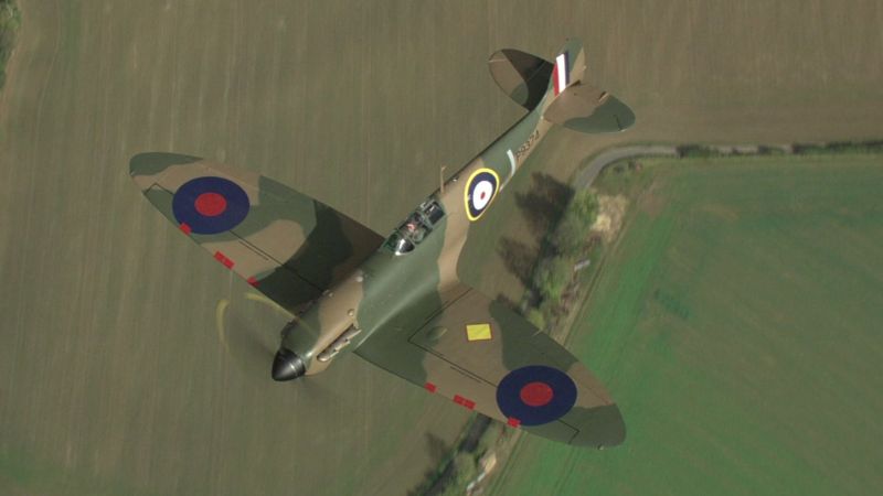 What does it take to restore a World War Two Spitfire? - BBC News