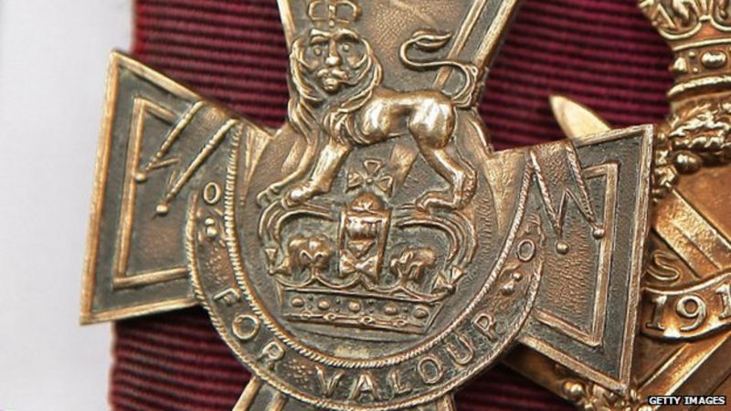 Search begins for family of Victoria Cross recipient - BBC News