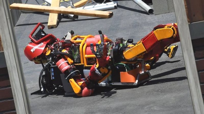 Robots learn to evolve and improve - BBC News