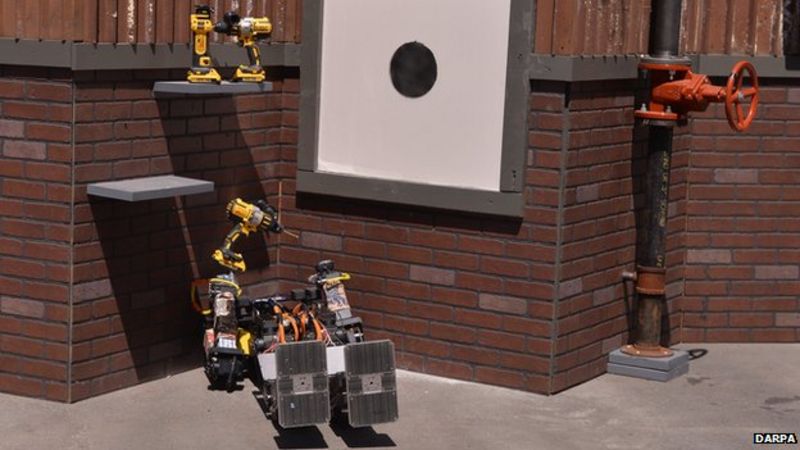 Falls of the robots: Disaster droids struggle to stay upright - BBC News