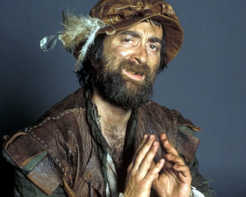 Barren Knights: Why comedians rarely receive honours - BBC News