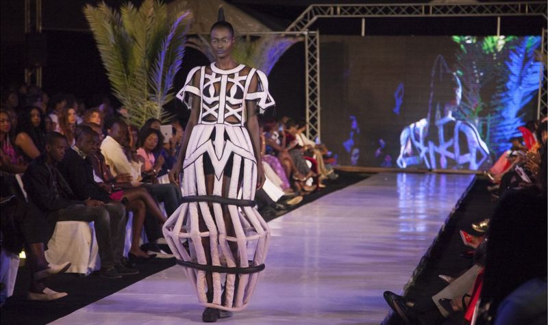 Dakar fashion week through a model's eyes - BBC News