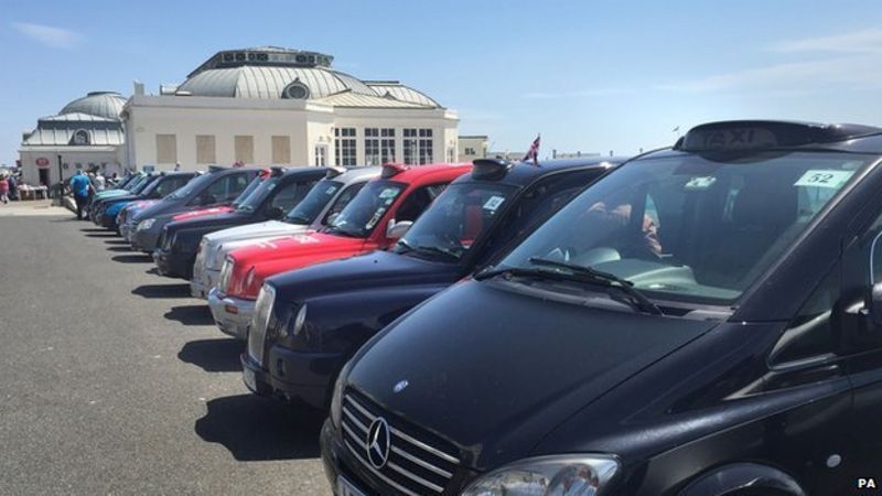 Armed forces veterans get seaside taxi trip to Worthing - BBC News