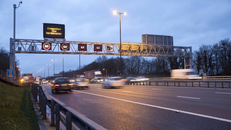 M3 'smart' motorway opens in Hampshire and Surrey - BBC News