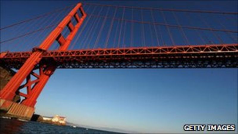 US girl survives Golden Gate Bridge fall - BBC News