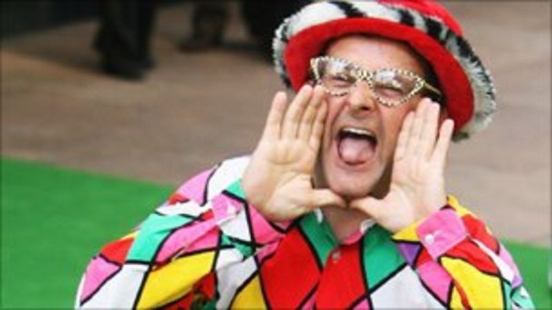 Timmy Mallett set for Maidenhead Hollywood-style walk of fame - BBC News