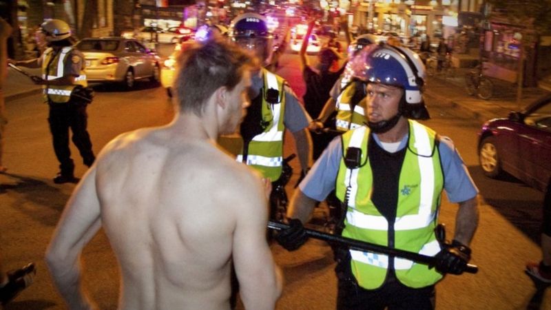 In pictures: Montreal protests - BBC News