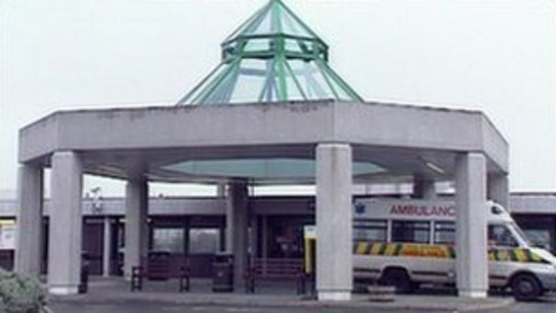 Slough's Wexham Park Hospital wins maternity funding - BBC News