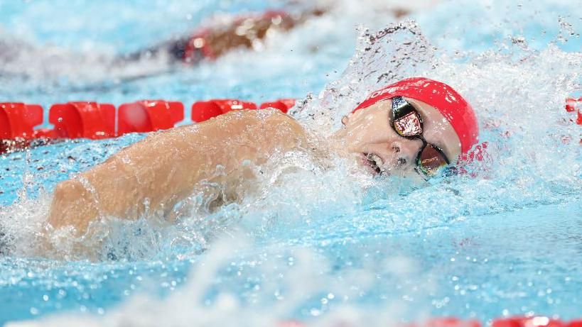 Rescue package for Olympian Lucy Hope's first pool in Jedburgh - BBC News