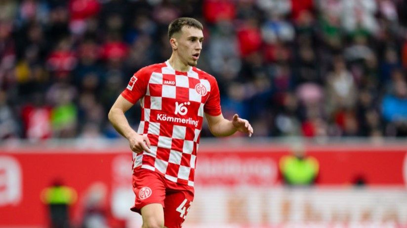 Brighton in talks with Mainz midfielder Brajan Gruda - BBC Sport