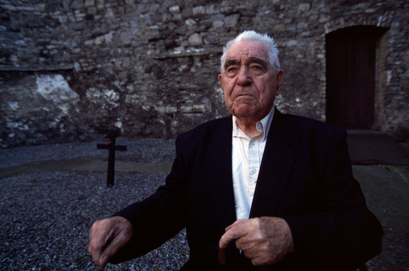 In pictures: Returning to Ireland - BBC News