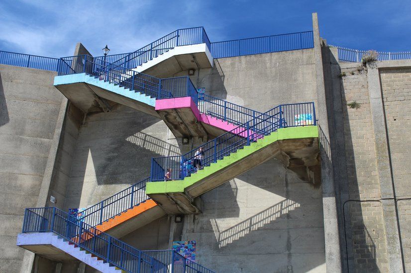 Your pictures: Bright colours - BBC News