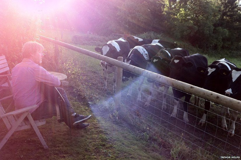 Your pictures: Listening - BBC News