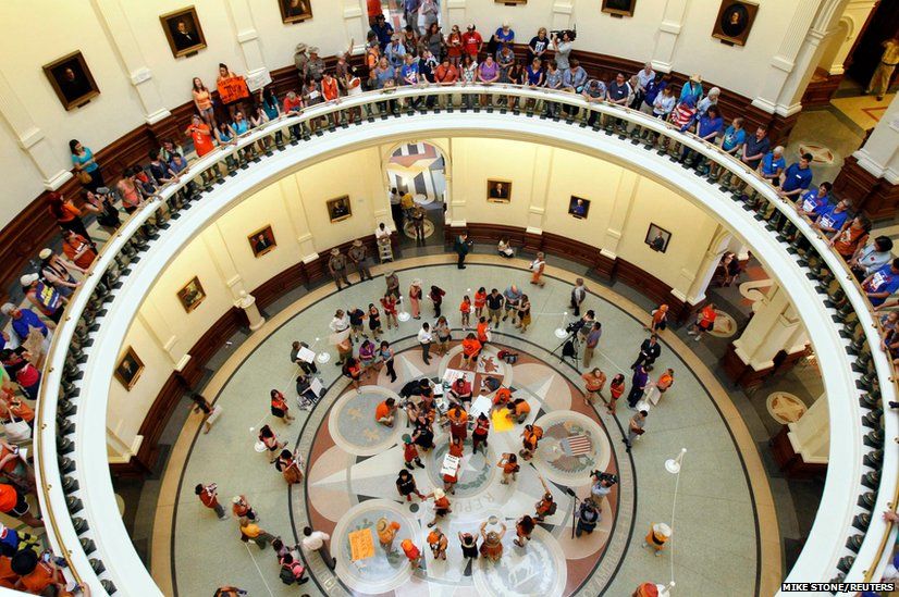 Day in pictures: 2 July 2013 - BBC News