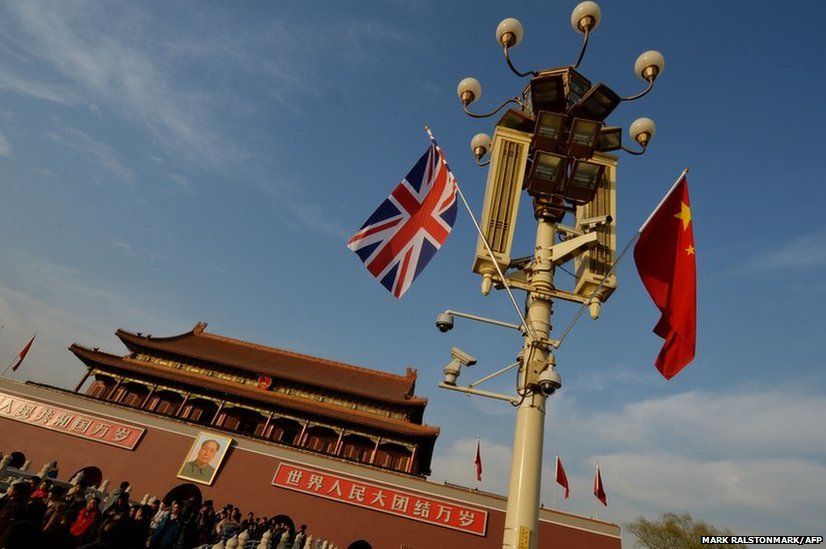 Day in pictures: 2 December 2013 - BBC News