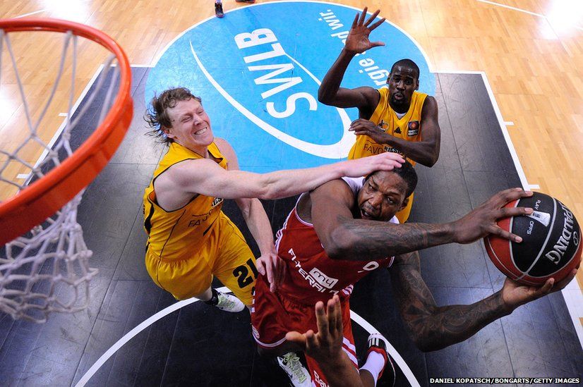 Day in pictures: 22 May 2014 - BBC News