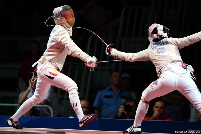 Day in pictures: 18 July 2014 - BBC News