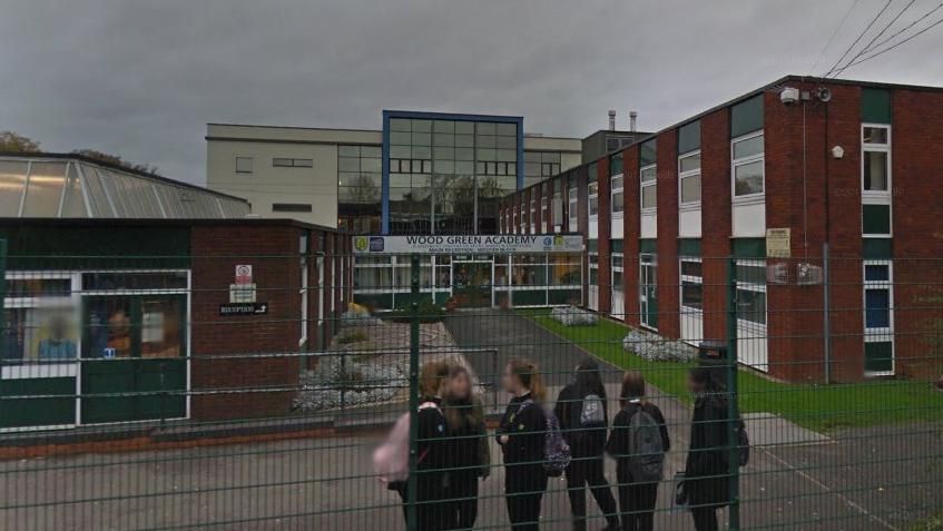 Uncertainty for Wednesbury school with faulty concrete - BBC News