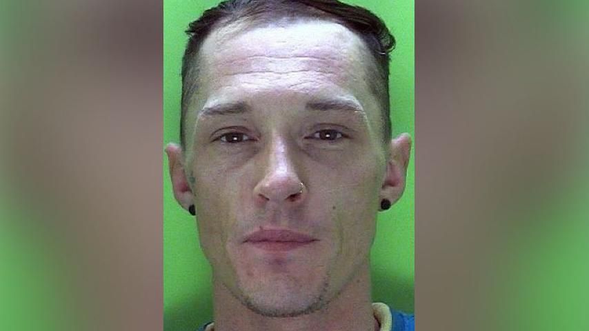 Worksop: Two men sentenced over Christmas Day street attack - BBC News