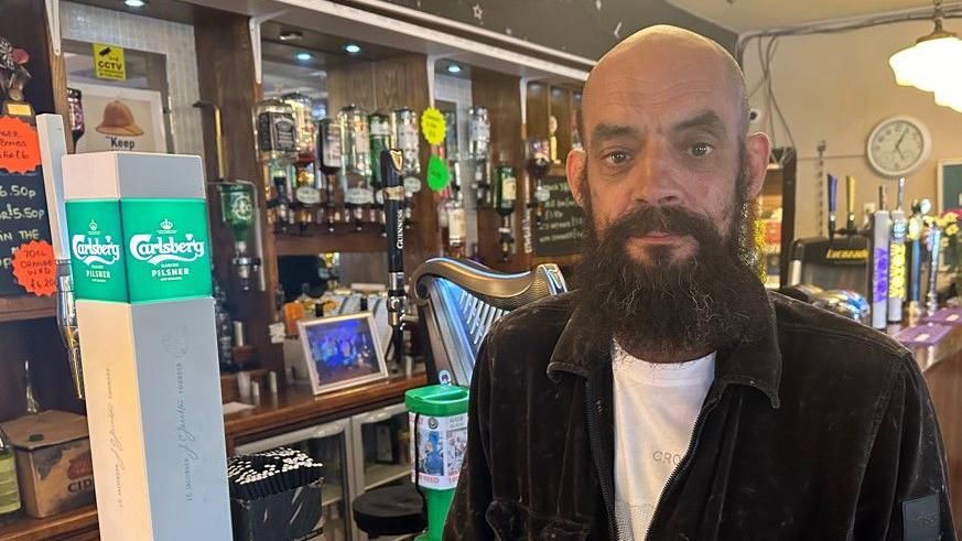 Regulars devastated by Bolton estate pub closure plan - BBC News