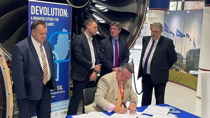 Devolution: Public undecided on East Midlands mayor plan - BBC News