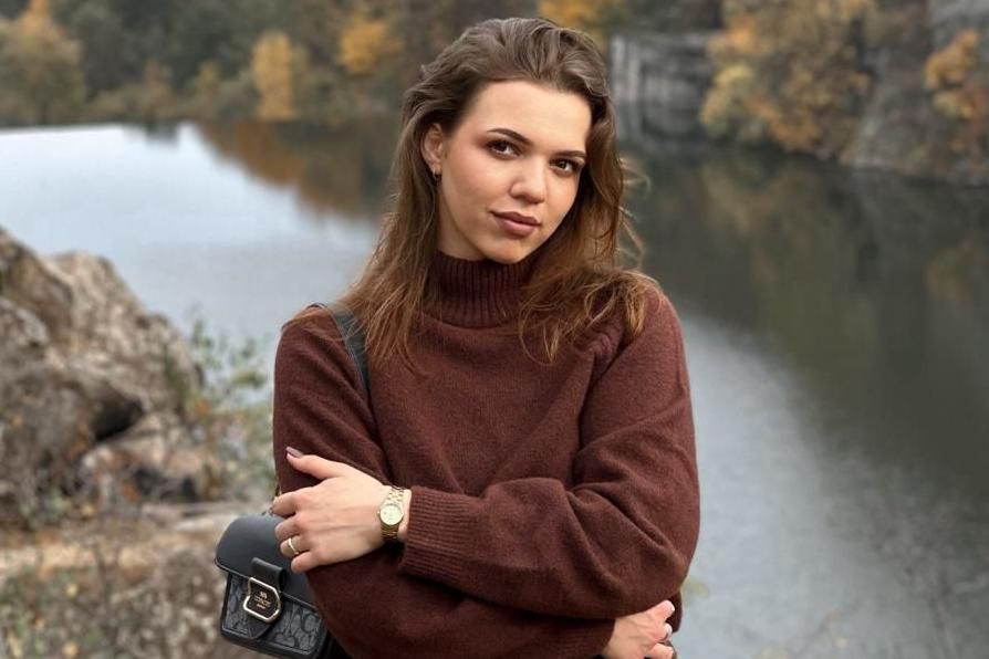 Ukraine: Edinburgh project supports young Ukrainian writers - BBC News