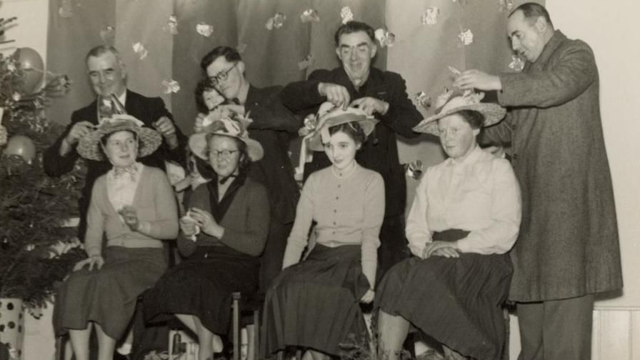 Lluniau Ddoe a Heddiw: Y Pasg - BBC Cymru Fyw