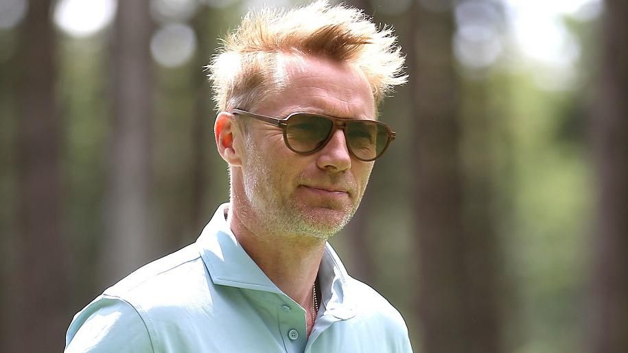 Ronan Keating's brother dies in Mayo crash - BBC News